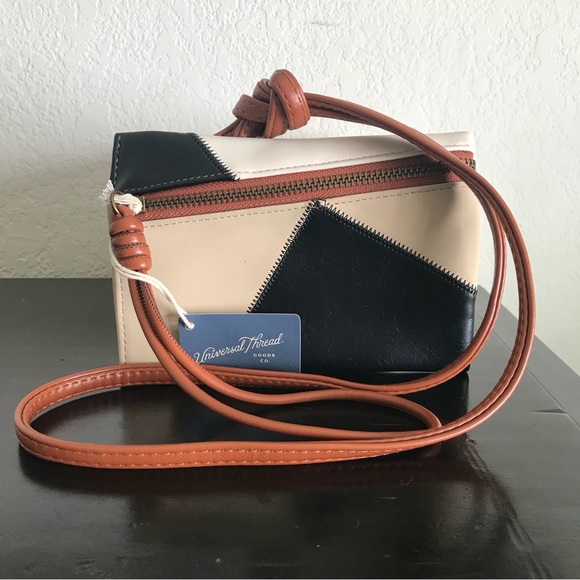 Universal Thread | Bags | Universal Thread Crossbodywristlet | Poshmark
